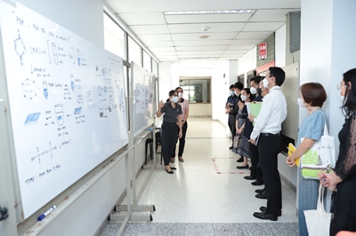 The Dean of the Faculty of Engineering, administrative staff, and ...